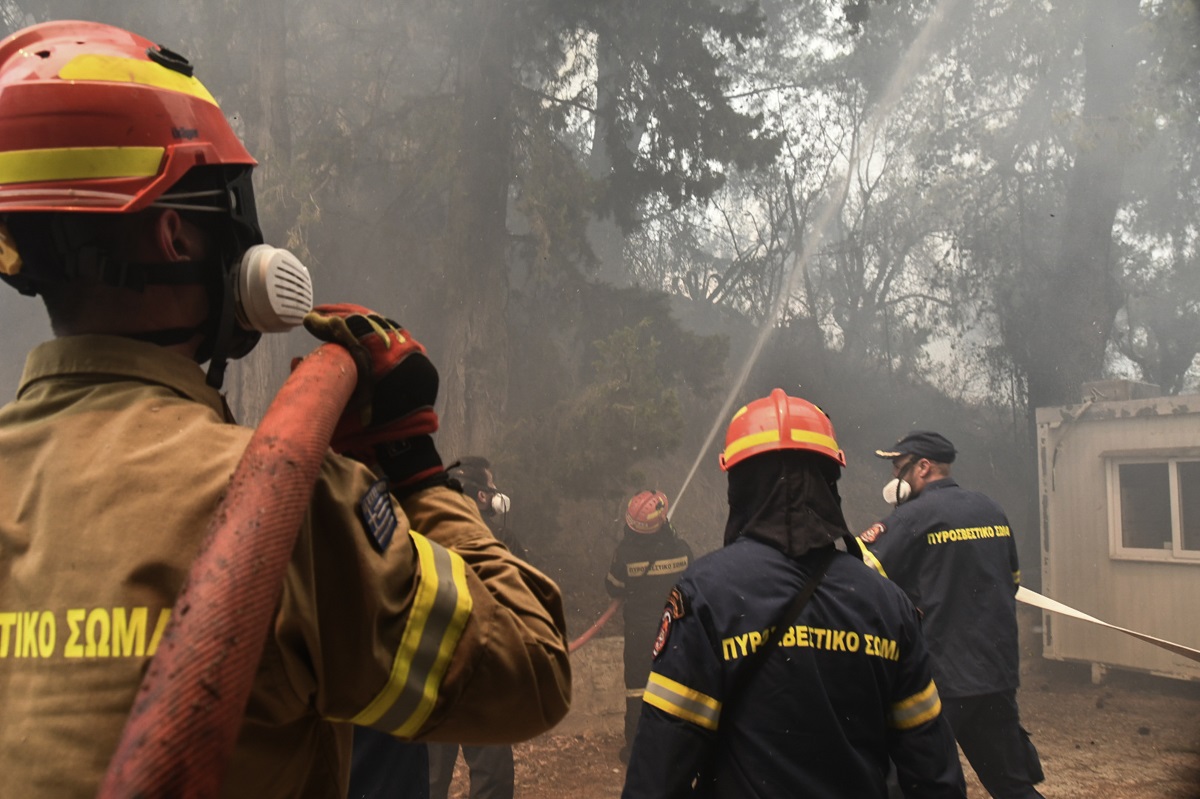 Χωρίς ενεργό μέτωπο η μεγάλη πυρκαγιά στην Πάτρα - Τέθηκε υπό έλεγχο ...