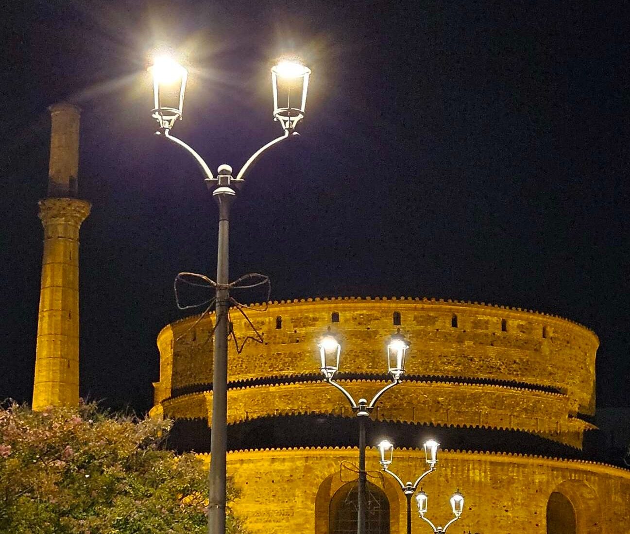 Θεσσαλονίκη: Νέος φωτισμός τεχνολογίας LED στην περιοχή της Ροτόντας ...