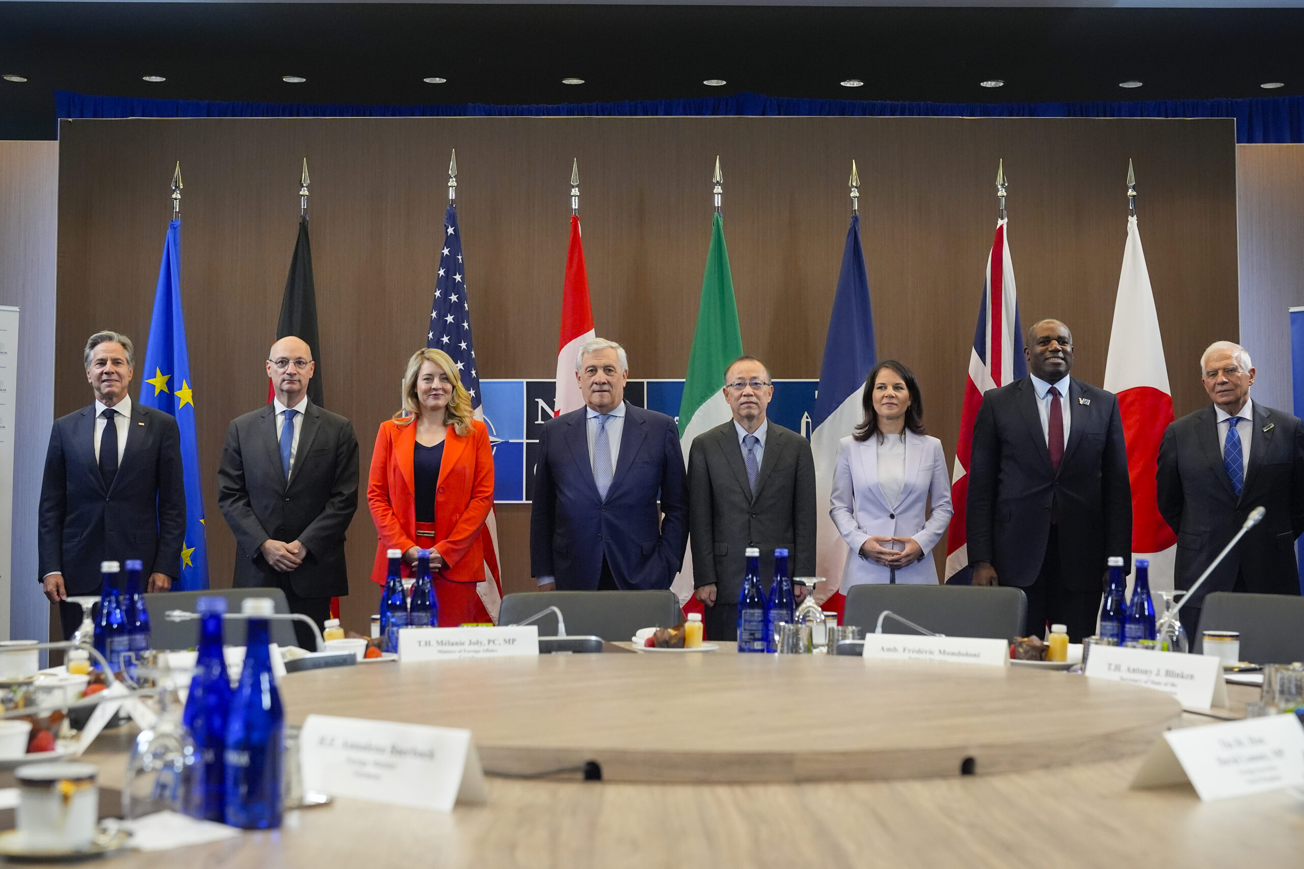 Οι ΥΠΕΞ των G7 καταδικάζουν την εξαγωγή βαλλιστικών πυραύλων απο το ...