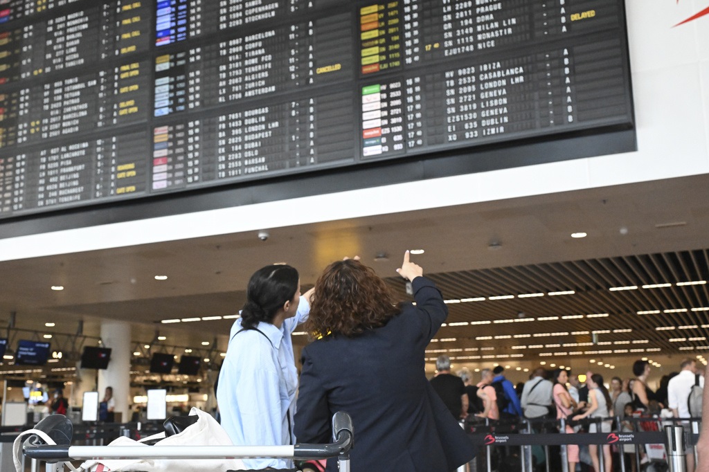 Ακυρώθηκαν όλες οι πτήσεις της Τρίτης από τα αεροδρόμια των Βρυξελλών ...