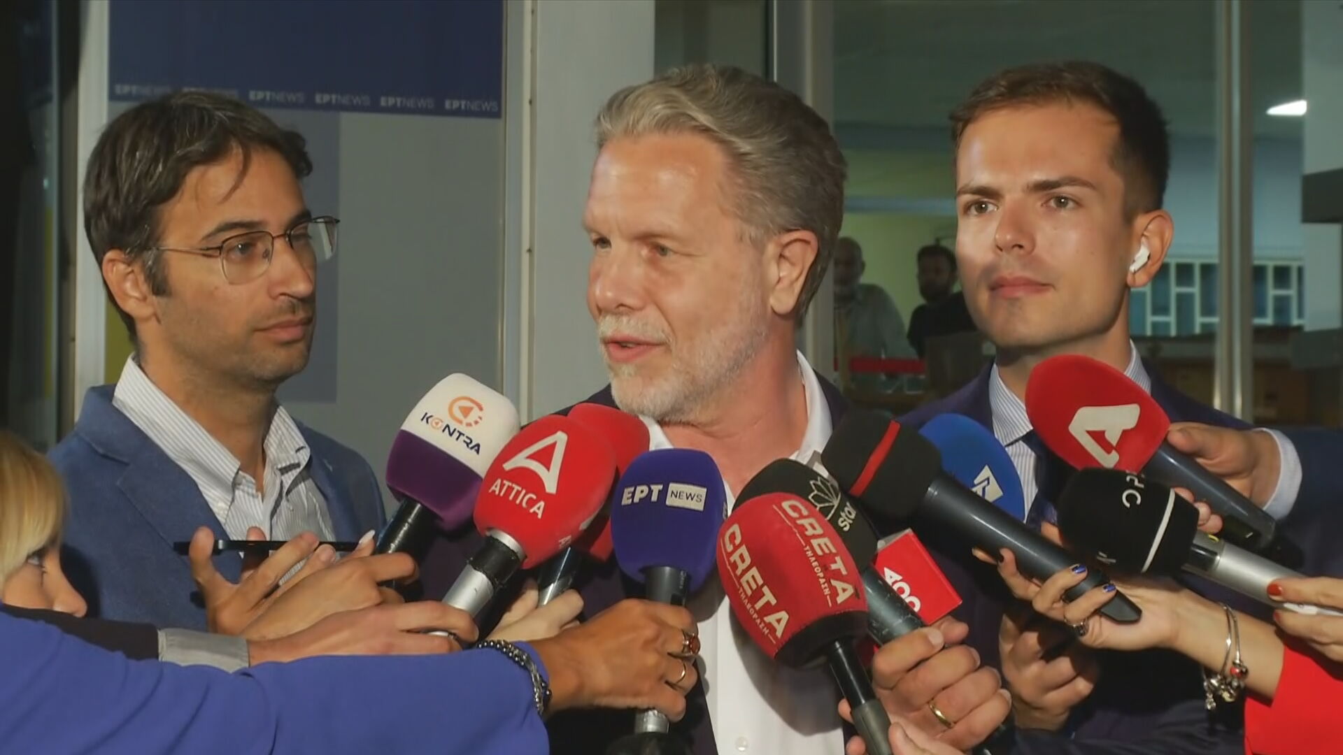 Γερουλάνος προσερχόμενος για το debate: Θα συγκριθούμε ο ένας με τον ...