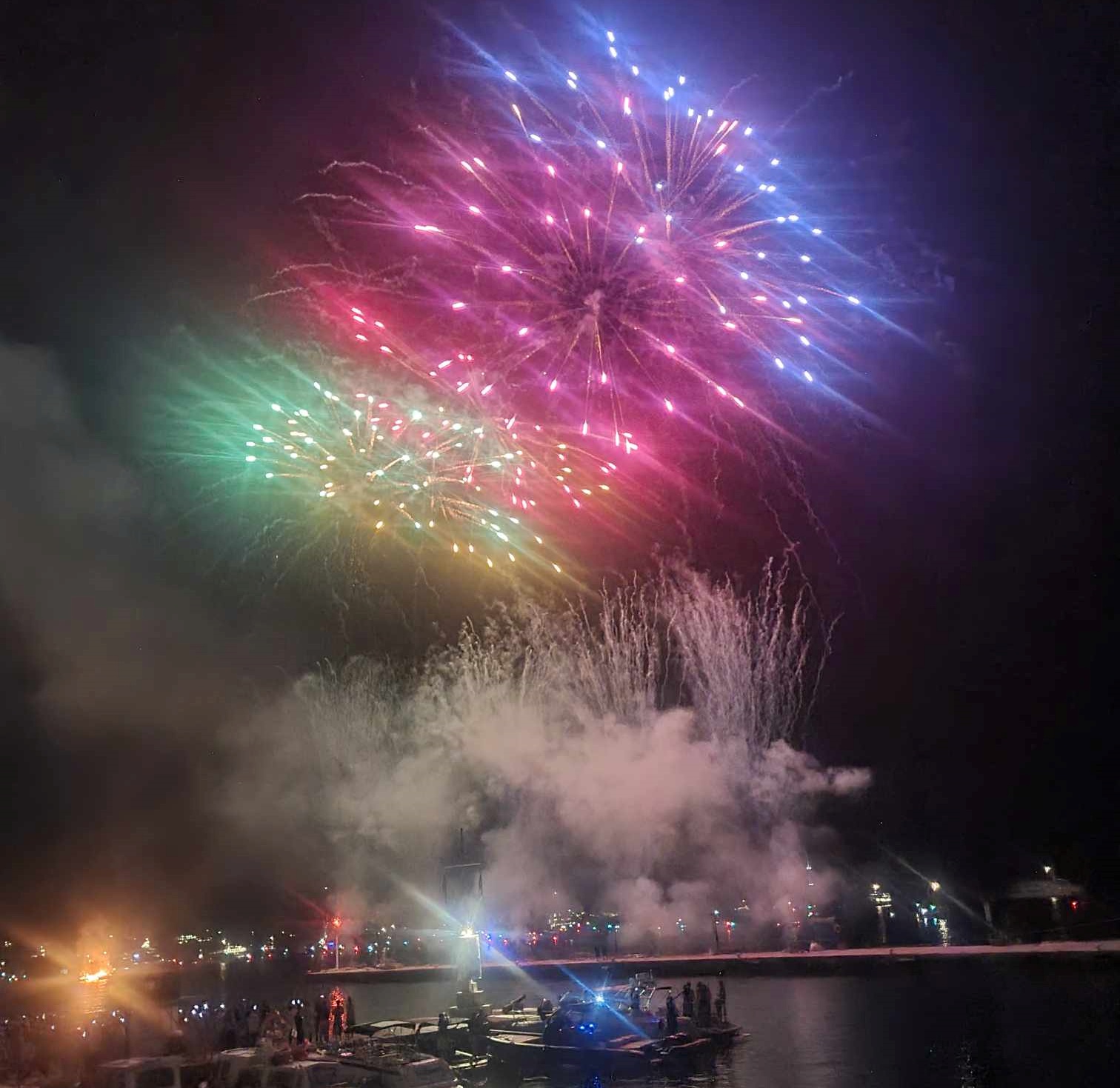 Εντυπωσιακό το «κάψιμο της Αρμάτας» στις Σπέτσες - ertnews.gr