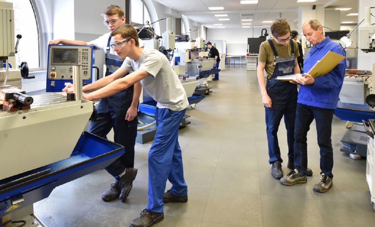 ΔΥΠΑ: Έως σήμερα Δευτέρα 23/9 οι αιτήσεις για δωρεάν κατάρτιση στις 30 Σχολές Ανώτερης ...