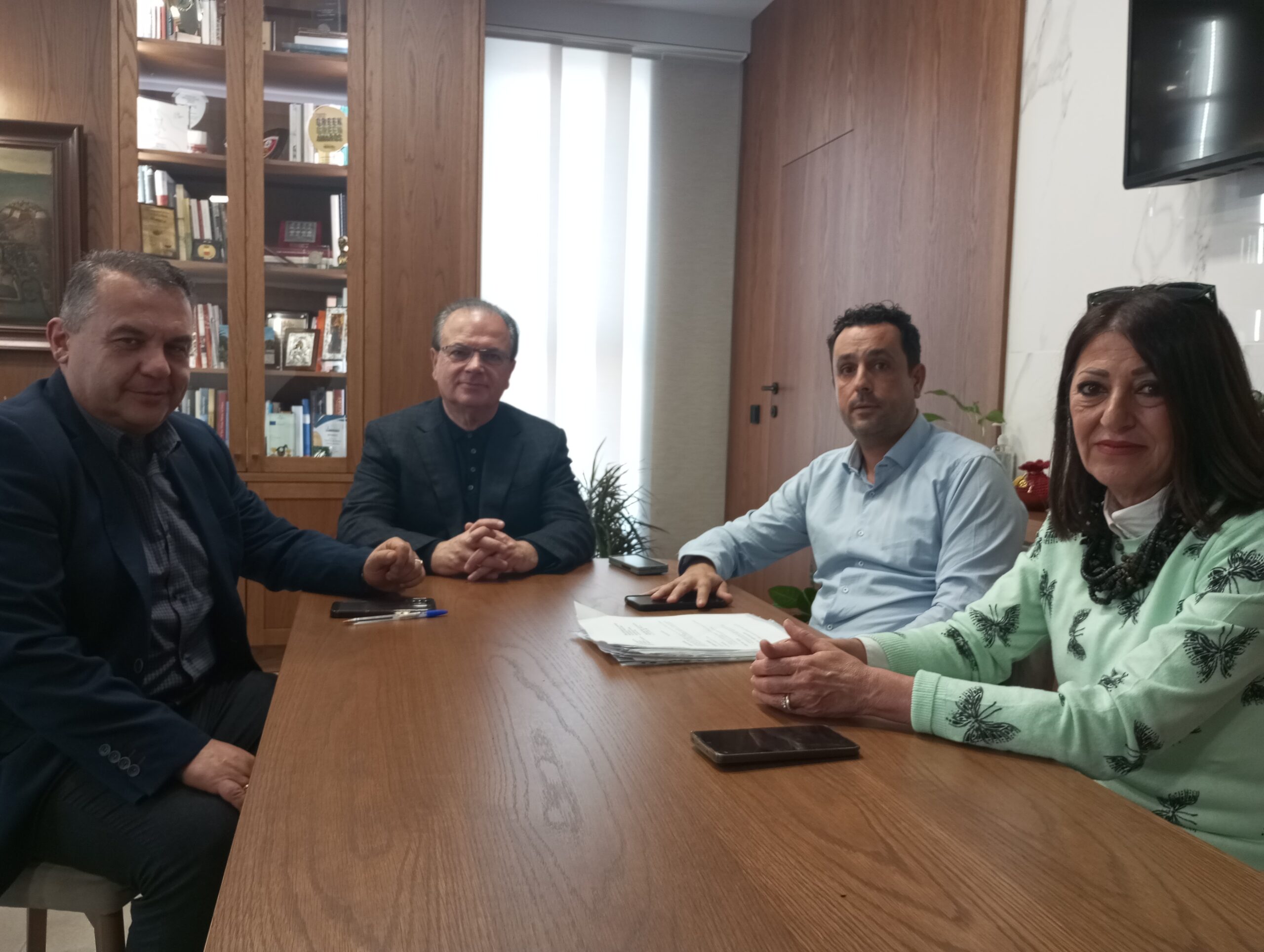 Συνεχίζεται η συντήρηση των σχολικών συγκροτημάτων στο Ρέθυμνο - ertnews.gr