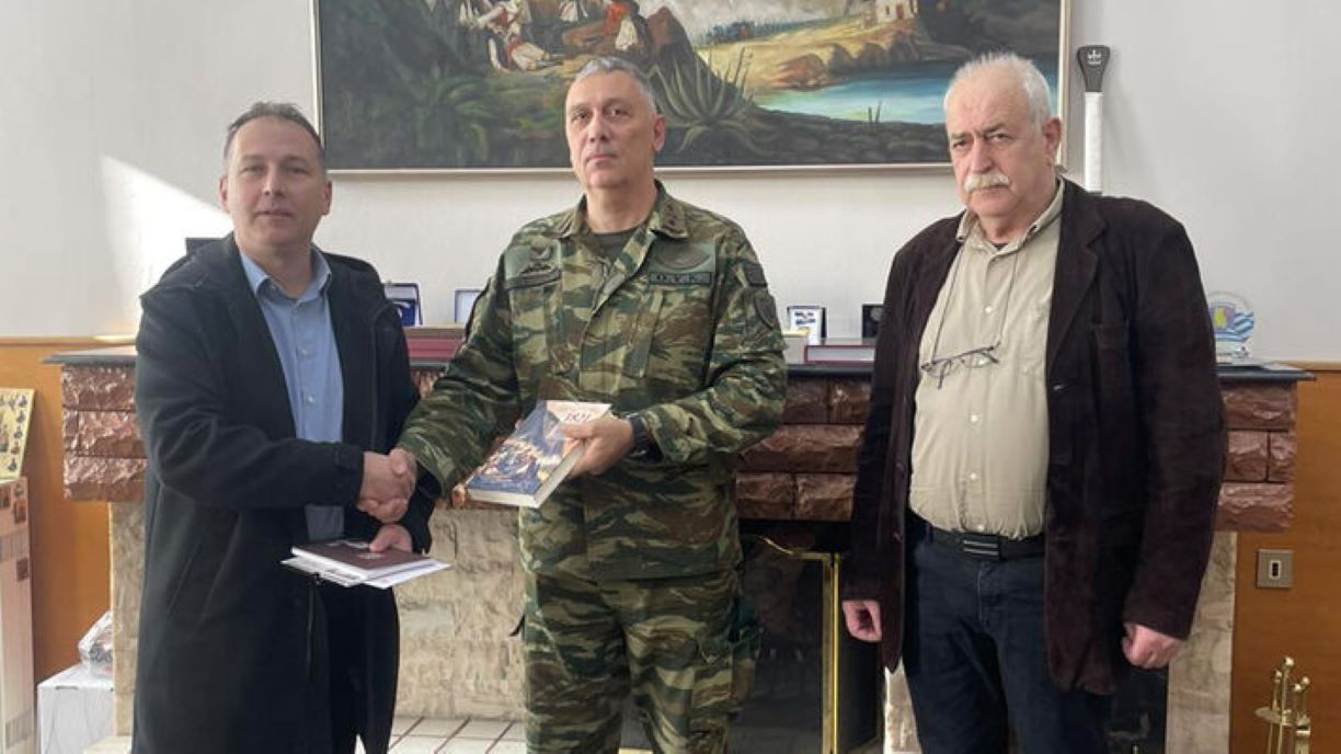 Επίσκεψη του ΚΚΕ στις εγκαταστάσεις της Σχολής Μονίμων Υπαξιωματικών ...