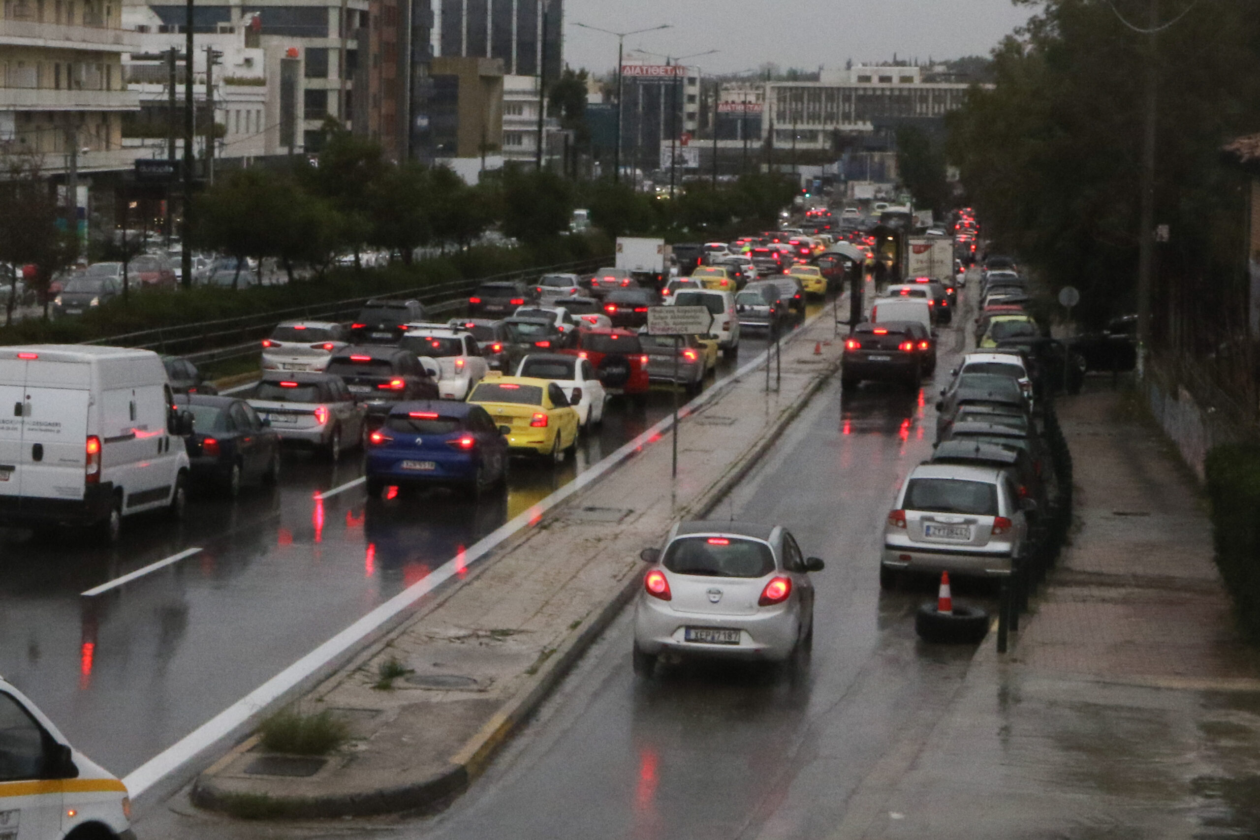 ΚΚΕ: Μια χειμερινή βροχόπτωση ήταν αρκετή για να «φρακάρει» τους ...