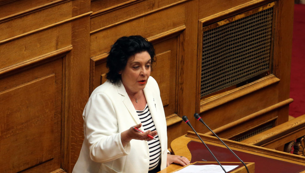 Παρουσίαση βιβλίου της Λιάνας Κανέλλη «Αντιγόνη στη Χάγη» σε Καστοριά ...