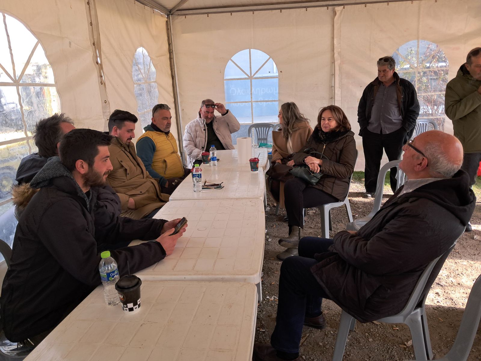 Κοντά στους αγρότες κλιμάκιο της Νέας Αριστεράς Μαγνησίας - ertnews.gr