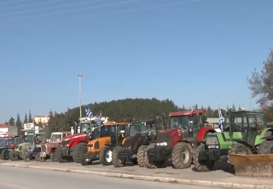 Συνεχίζουν τις κινητοποιήσεις οι αγρότες της Κ.Μακεδονίας- Μηχανοκίνητη ...