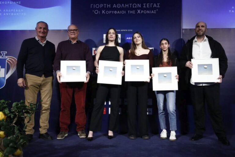 Τιμή, συγκίνηση και υπερηφάνεια στη γιορτή του ΣΕΓΑΣ στο Στάδιο Ειρήνης ...