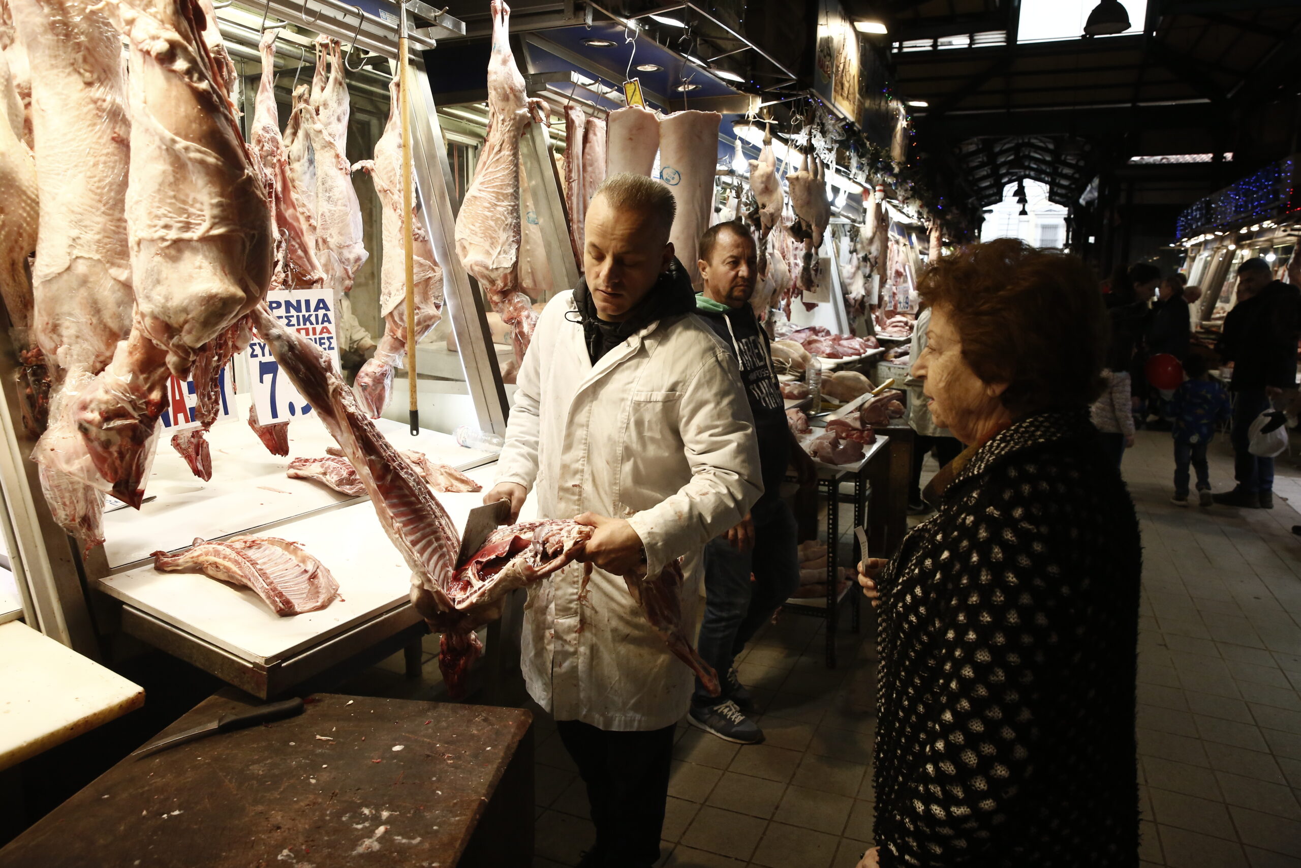 Προβληματισμός για την τιμή του οβελία - Σε ισχύ από τις 9 Απριλίου το καλάθι του Πάσχα - ertnews.gr