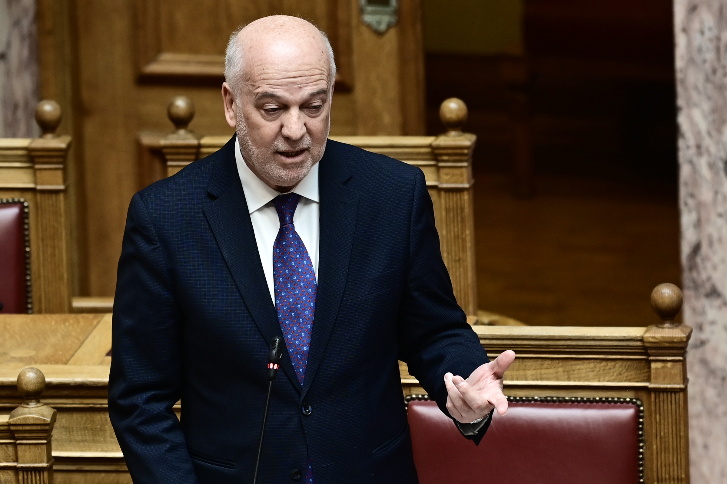 Γ. Φλωρίδης στη Βουλή για τις αποχωρήσεις κομμάτων: Αν αυτό λέγεται ...