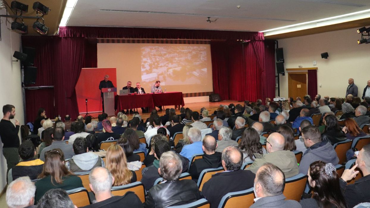Ημερίδα του ΚΚΕ στη Λάρισα για τις υποδομές και το νερό - ertnews.gr