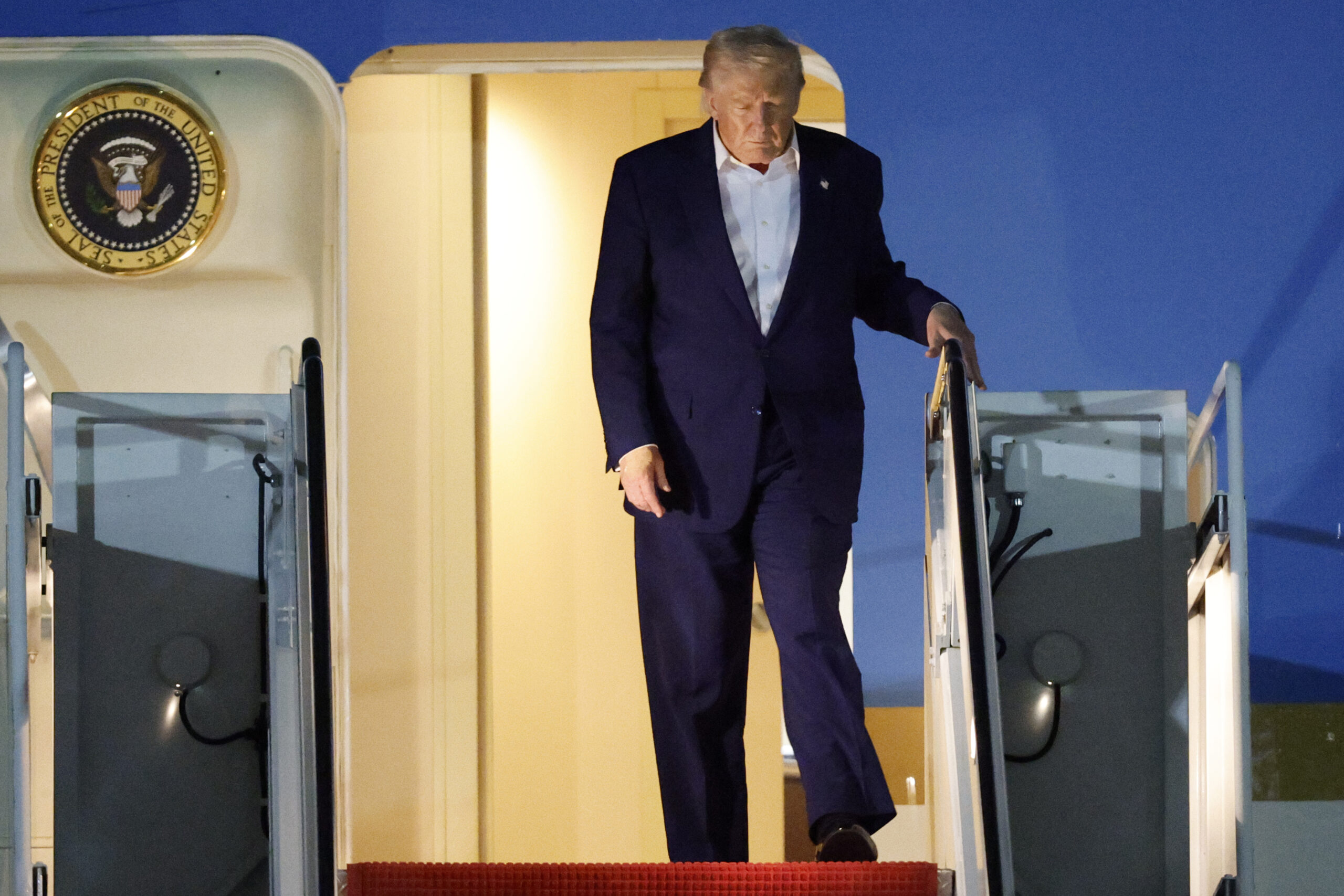 Οι ΗΠΑ αποδέχονται το πολυτελές τζετ Boeing 747 δώρο από το Κατάρ για ...
