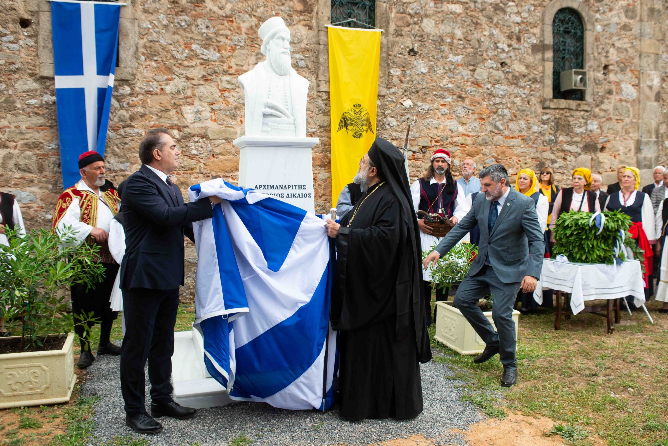 Καλαμάτα: Μνημόσυνο και αποκαλυπτήρια της προτομής του Παπαφλέσσα στην ...