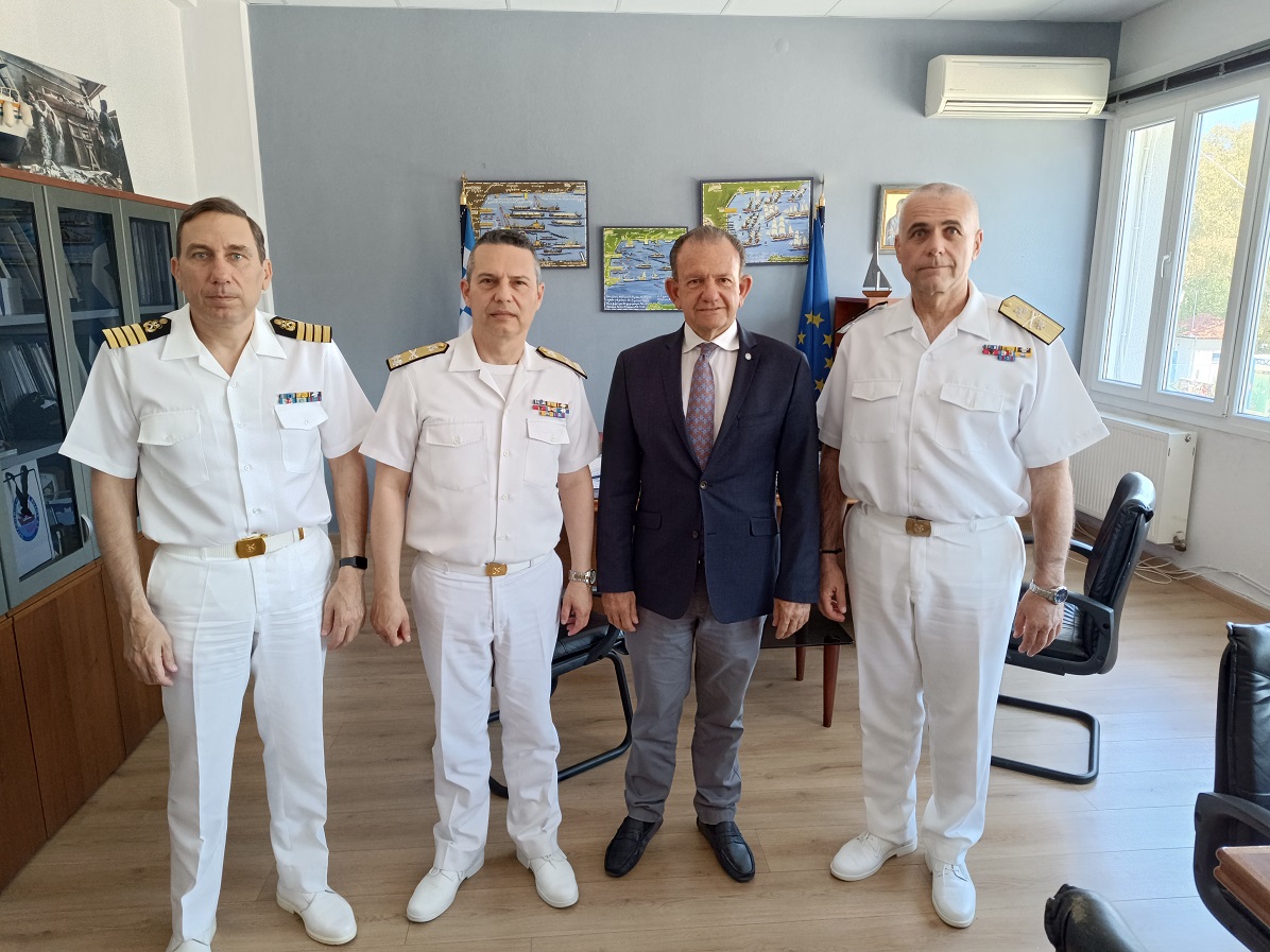 Βόλος: Επίσκεψη του Υπαρχηγού Λιμενικού Σώματος σε ΟΛΒ και Μητροπολίτη ...