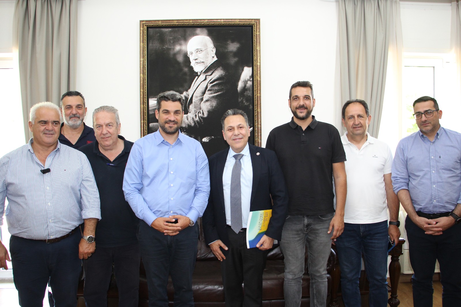 Νέα δομή του ΕΚΑΒ με έδρα το Κολυμπάρι - Στα Χανιά ο Πρόεδρος του ...