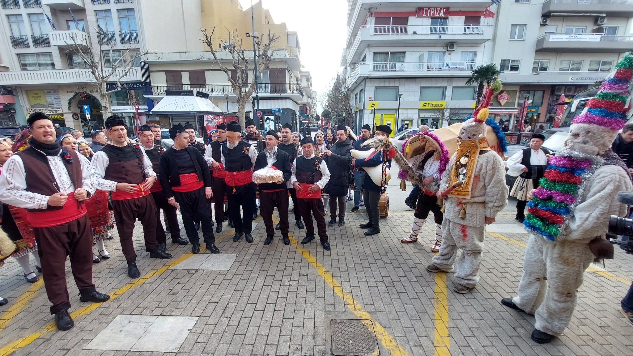 Το έθιμο «Καμήλα και Ντιβιτζής» εντάχθηκε στο Εθνικό Ευρετήριο Άυλης ...