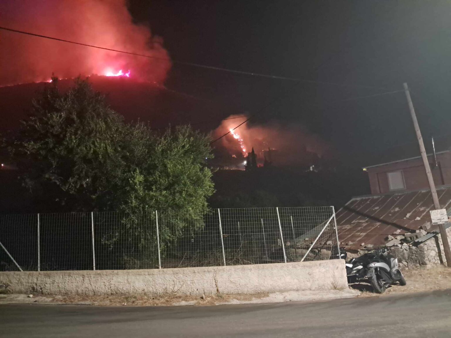 Φωτιά τώρα: Πύρινη κόλαση σε Αχαΐα, Χίο, Ζάκυνθο και δεκάδες μέτωπα σε ...