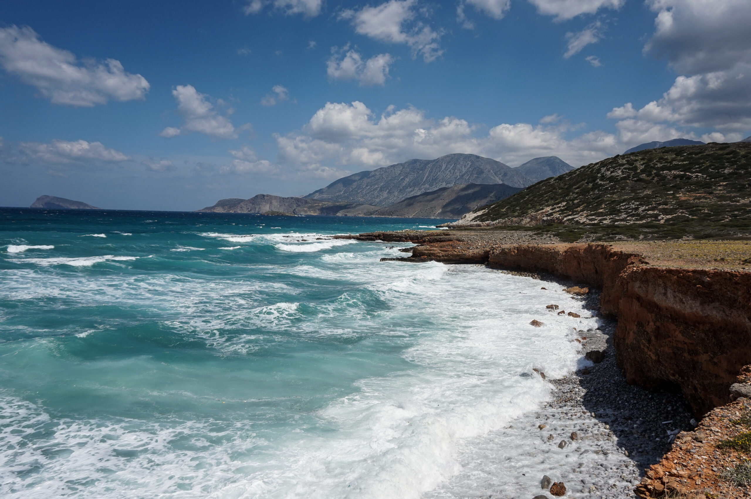 Διευθύντρια ΕΜΥ στο ΕΡΤΝews: Υποχωρούν μετά τα μεσάνυχτα οι ισχυροί βοριάδες των 9 μποφόρ στο ...