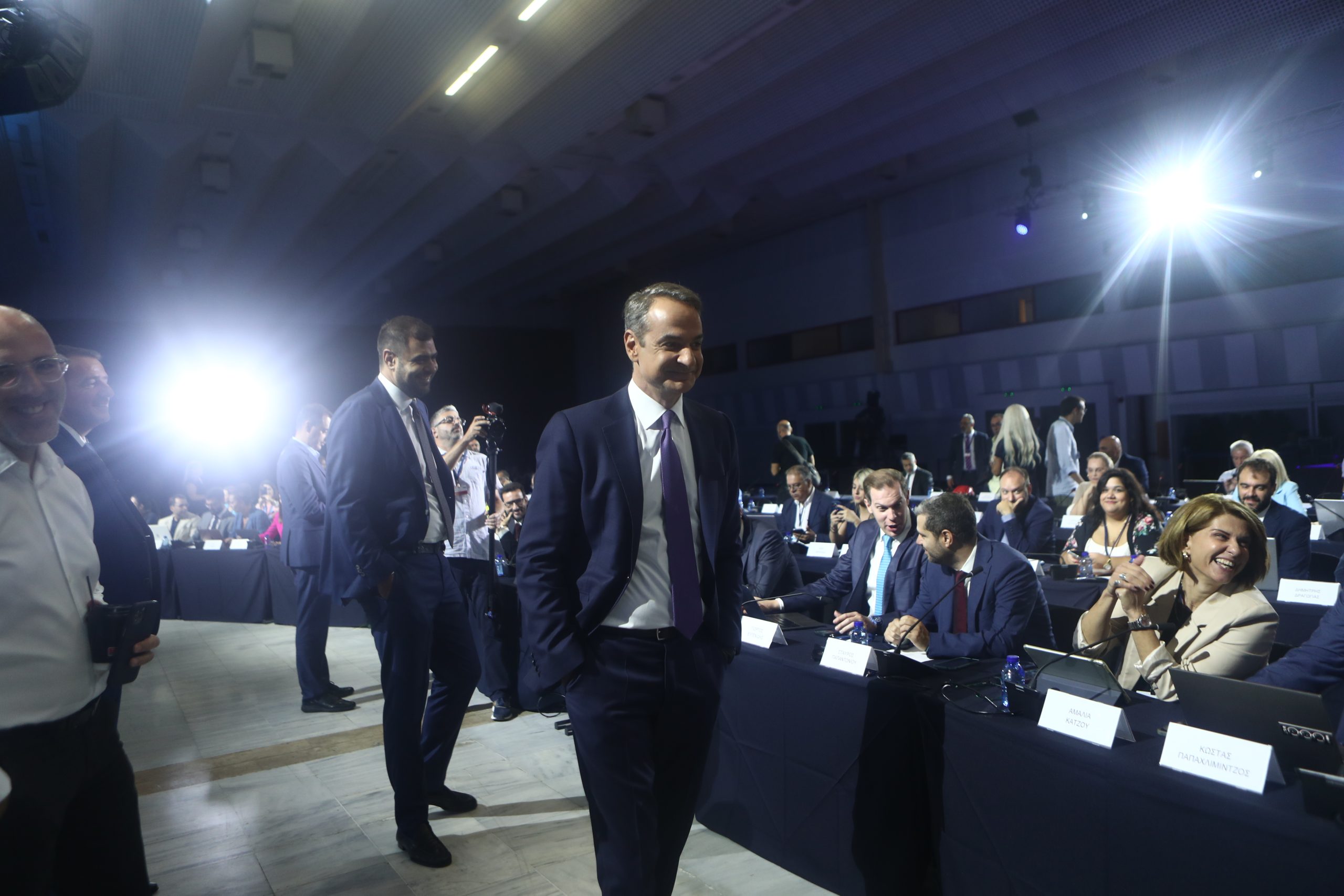 Στις 19:30 η ομιλία του Κυρ. Μητσοτάκη στο Βελλίδειο: Στεγαστικό και ...