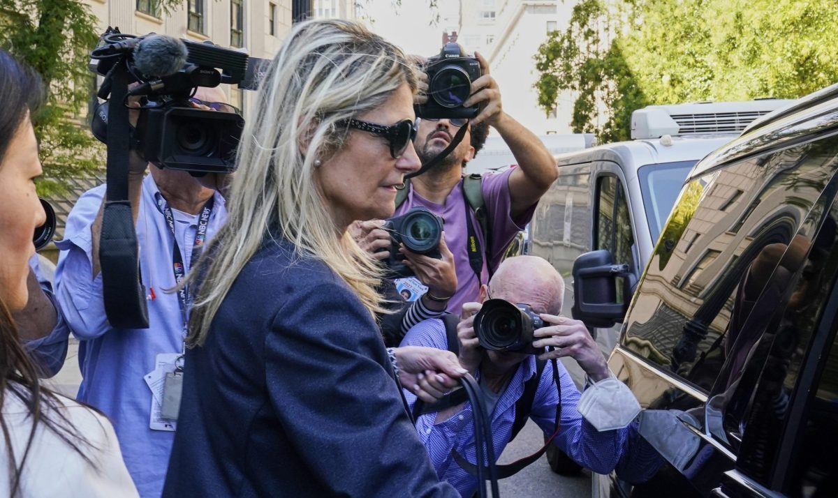 ΗΠΑ: Στη φυλακή για 4,5 χρόνια και η σύζυγος του πρώην γερουσιαστή ...