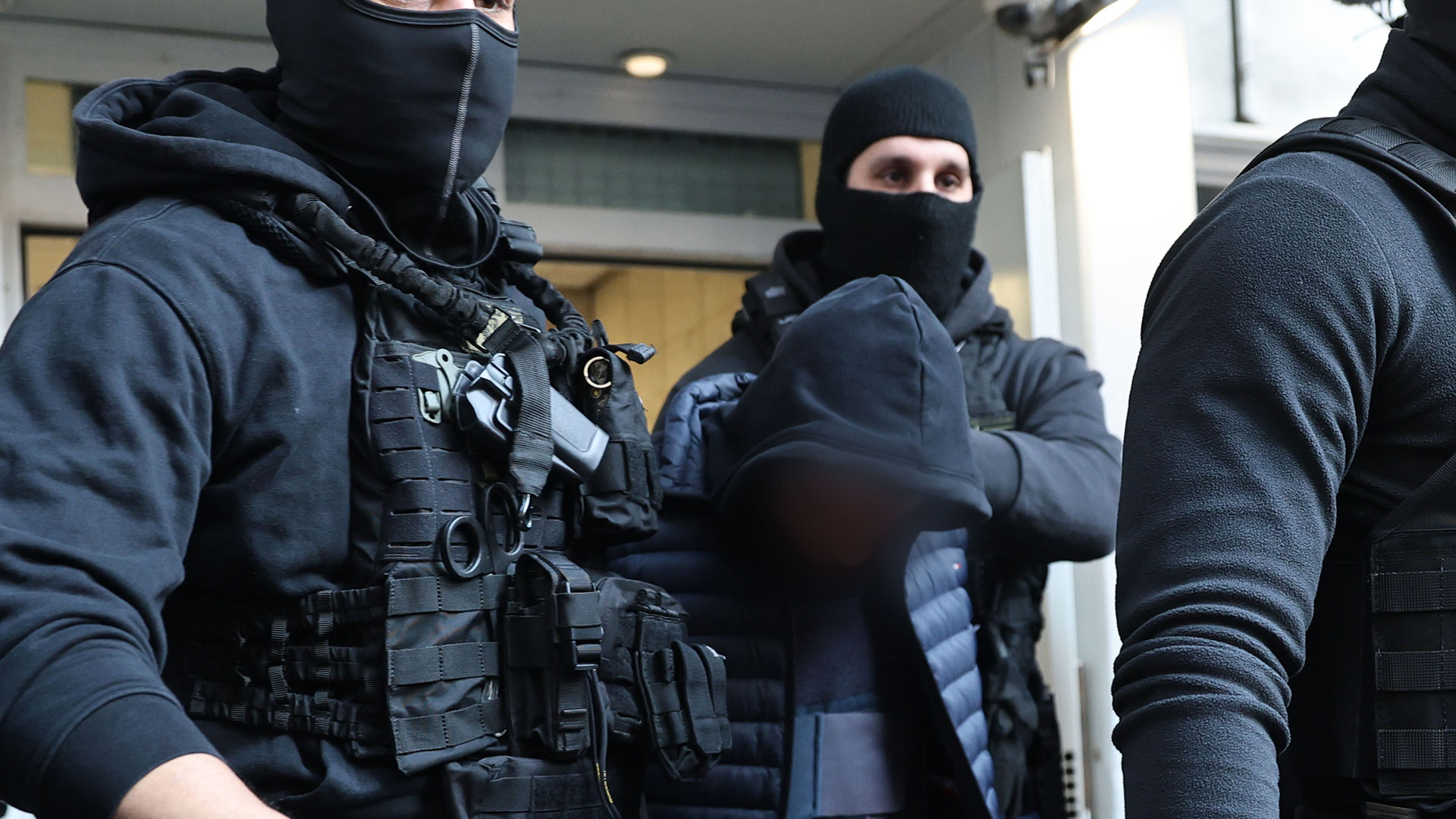 Εξαρθρώθηκε εγκληματική οργάνωση που έκλεβε και εξαπατούσε ηλικιωμένους ...