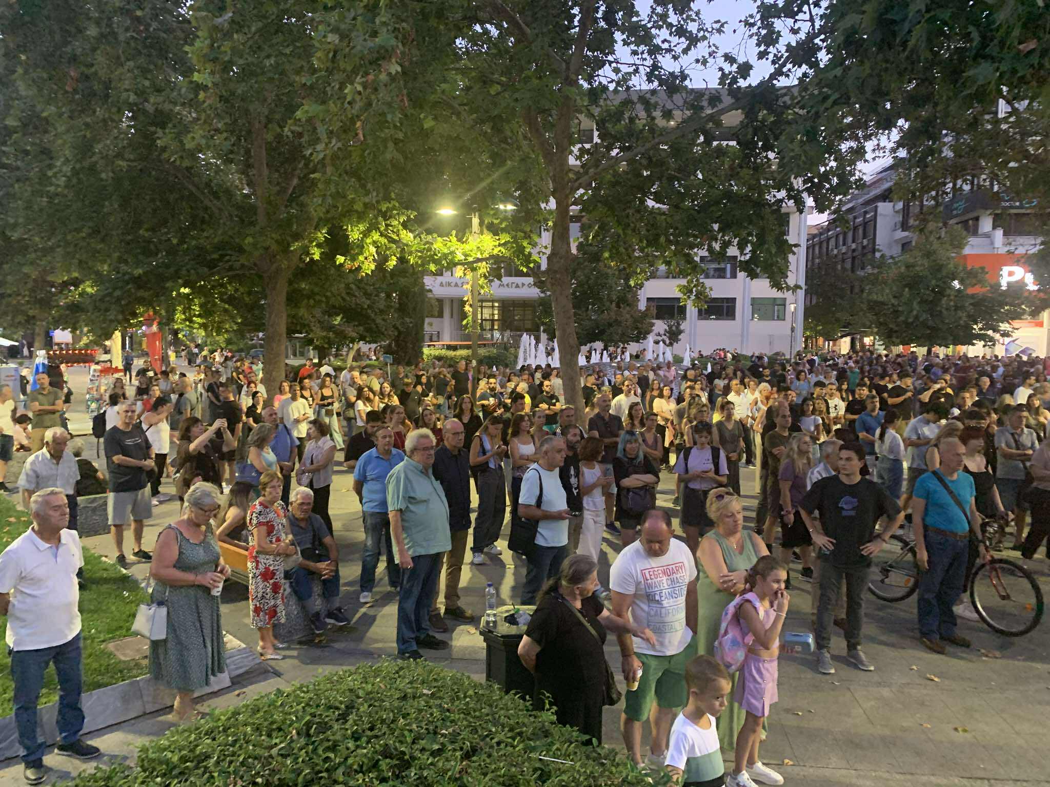 Συγκέντρωση για την τραγωδία των Τεμπών στην Λάρισα - ertnews.gr