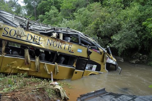 Ιταλία: Νοσταλγοί του Μουσολίνι συγκεντρώθηκαν στην πατρίδα του και τίμησαν τα 103 χρόνια από τη ...