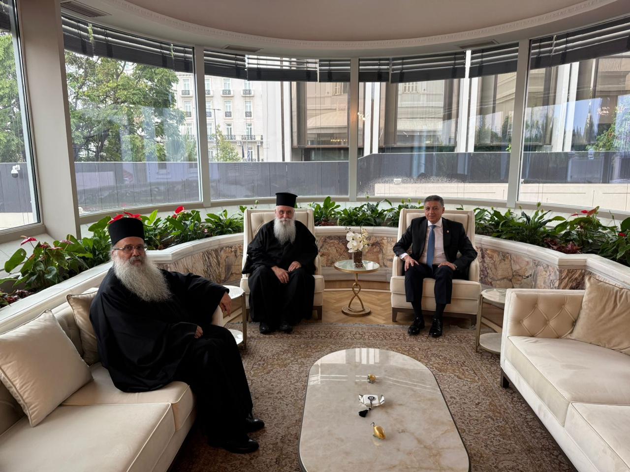 Συνάντηση του πρέσβη της Αιγύπτου στην Ελλάδα με τον νέο Αρχιεπίσκοπο ...
