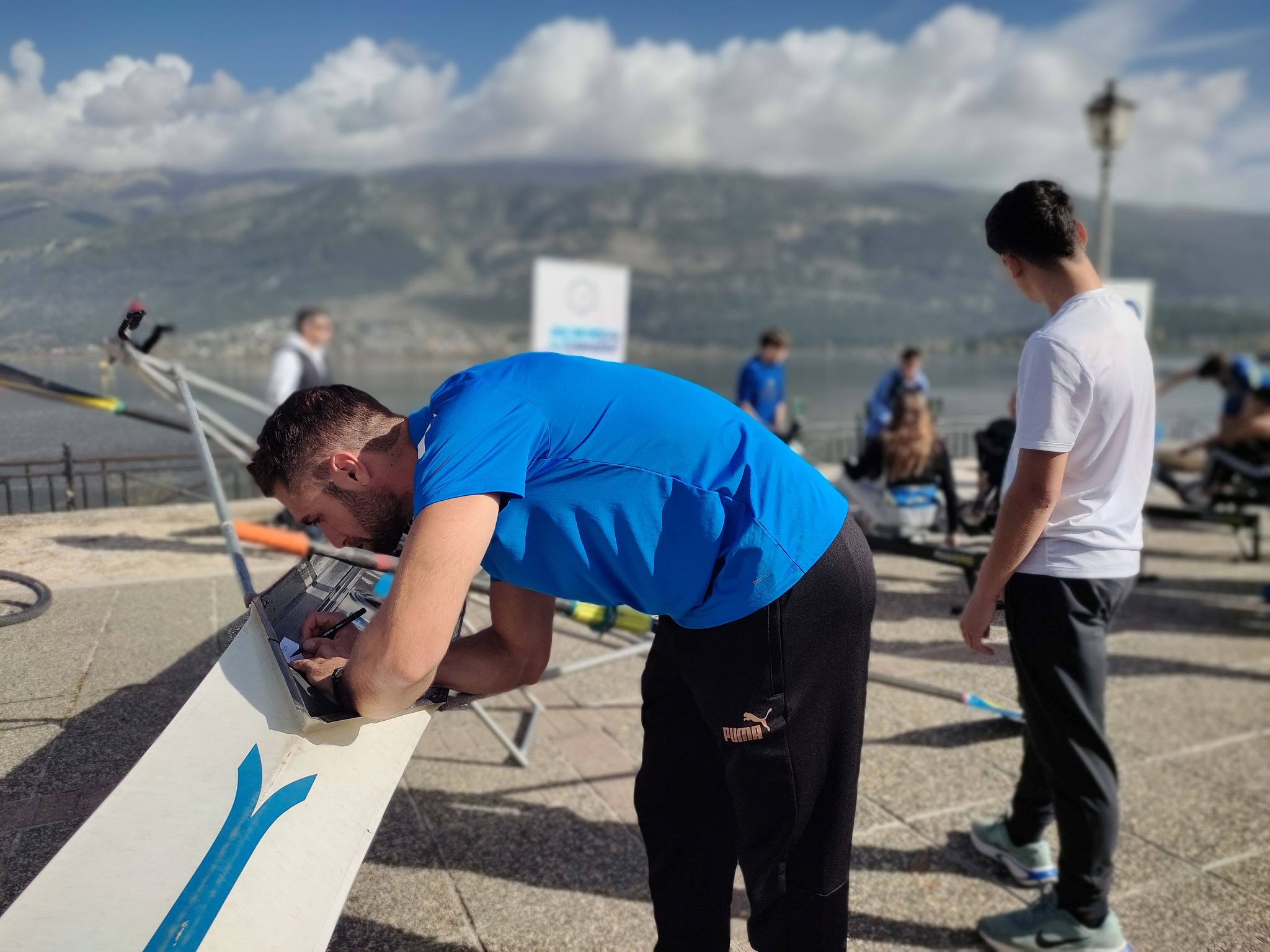 Η κωπηλασία γέμισε την πλατεία Μαβίλη με πρωταγωνιστή τον Στέφανο ...