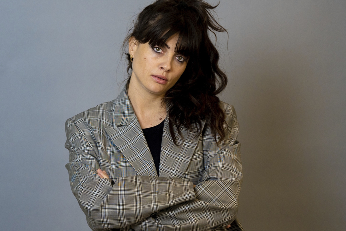 Noga Erez: Η Ηλεκτρονική Φωνή που βανδαλίζει (και βανδαλίζεται ...