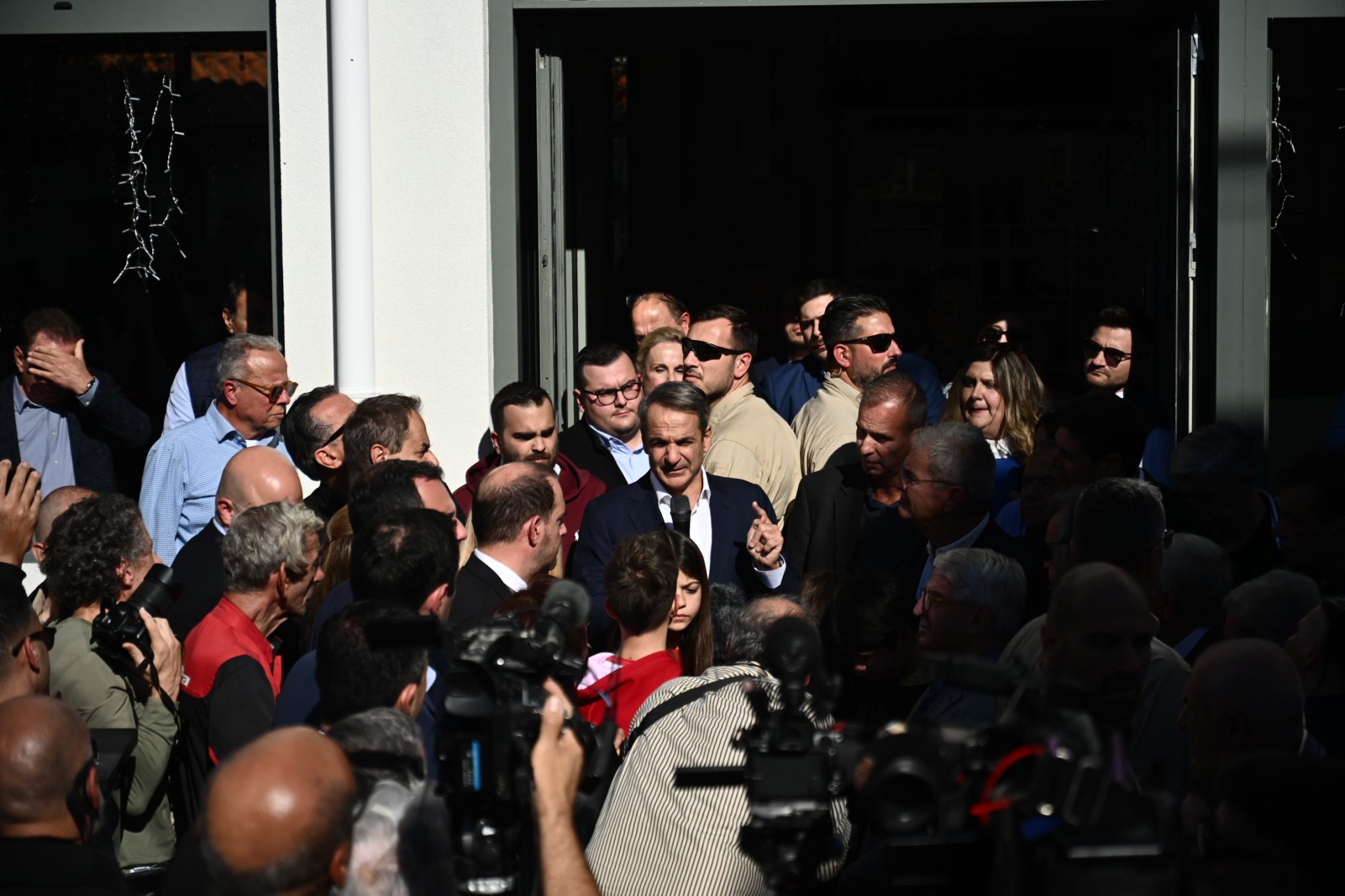 Κ. Μητσοτάκης από Ελευσίνα: Έρχονται αυξήσεις μισθών και μείωση ...