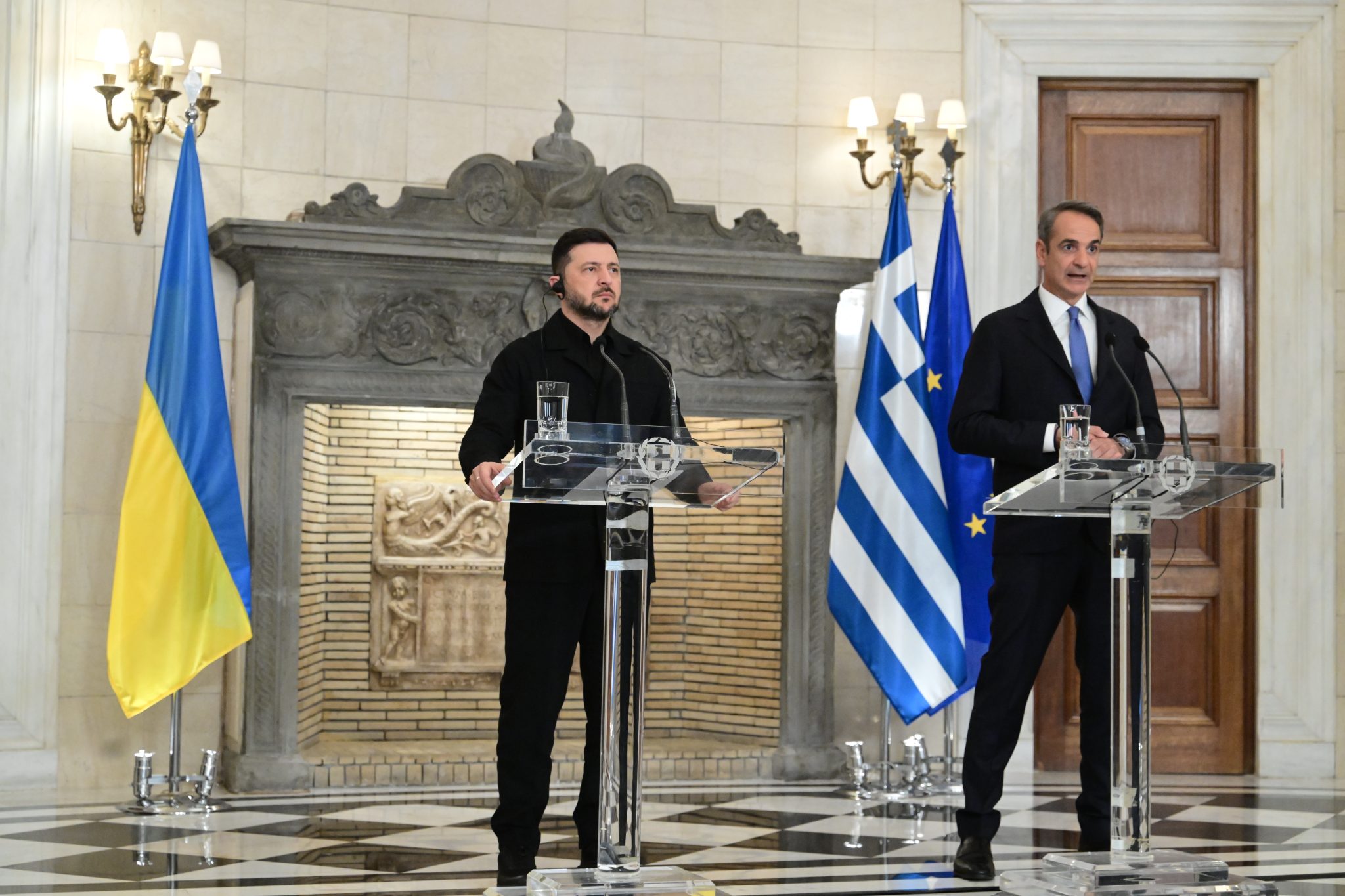 Μητσοτάκης: Κόμβος η Ελλάδα για το αμερικανικό LNG - Ζελένσκι ...