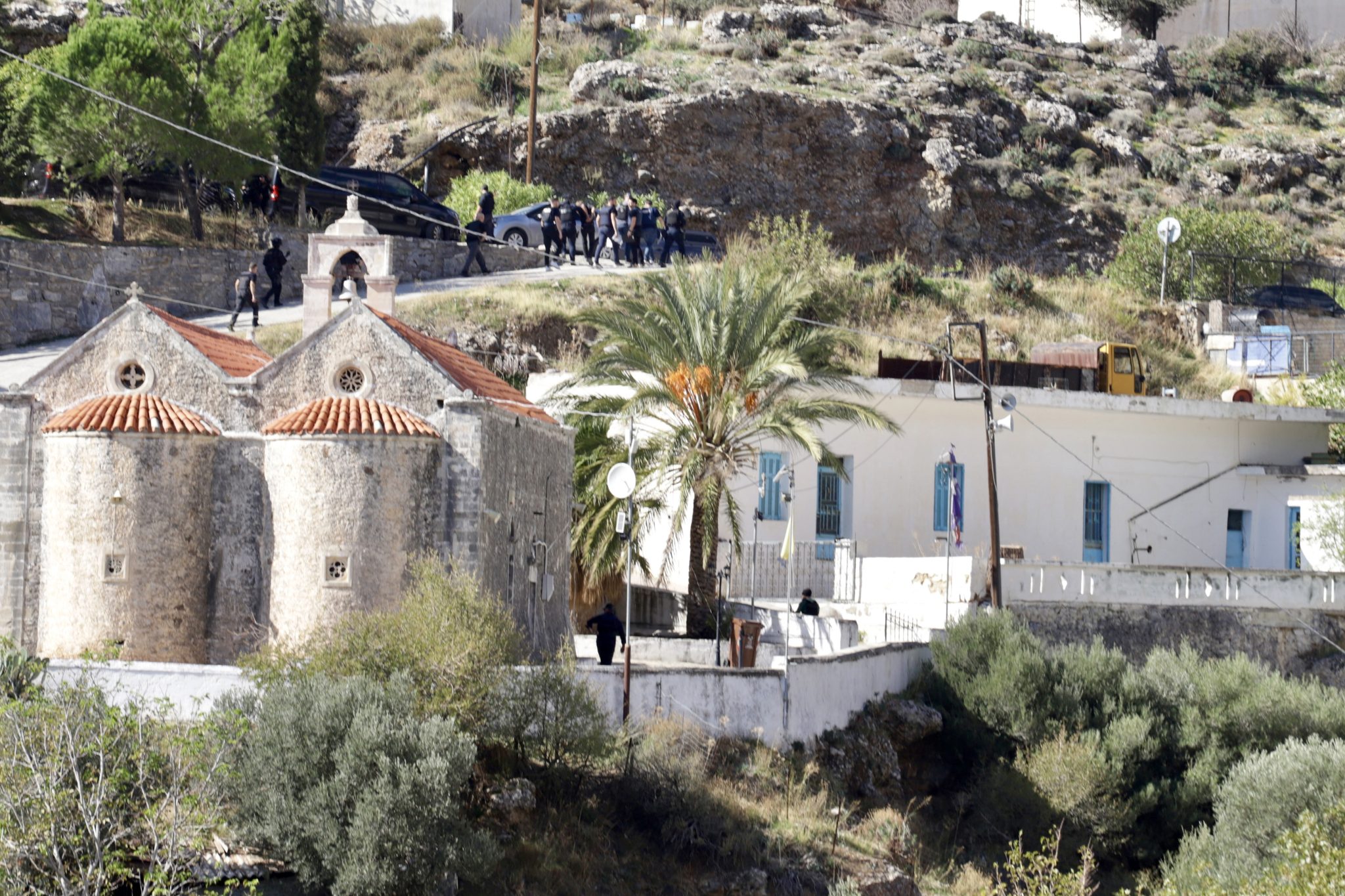 Ανατροπή με τον θάνατο της 56χρονης στα Βορίζια - «Οχυρωμένο» το χωριό ...
