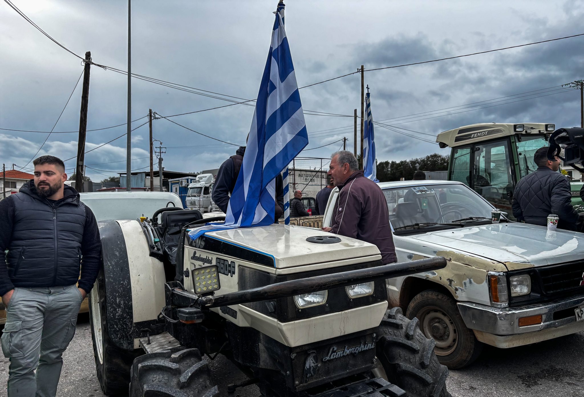 Συντονιστική Επιτροπής Αγώνα Κορινθίας: Μόνιμο μπλόκο αγροτών στον ...
