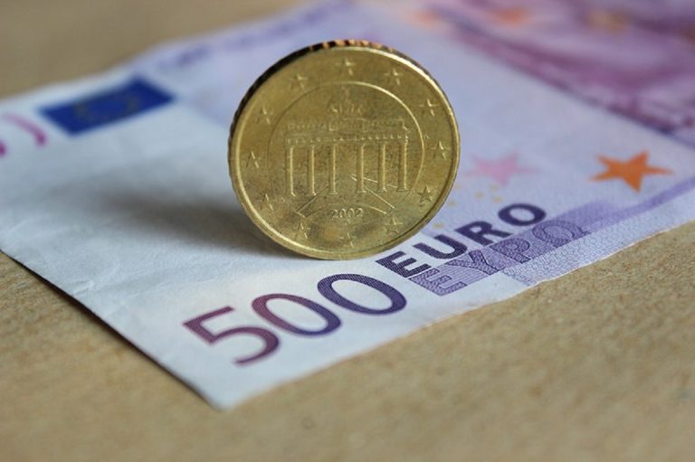 Δ. Σονιάδου, πρ. δανειοληπτών σε ελβετικό φράγκο στο ΕΡΤnews Radio 105 ...