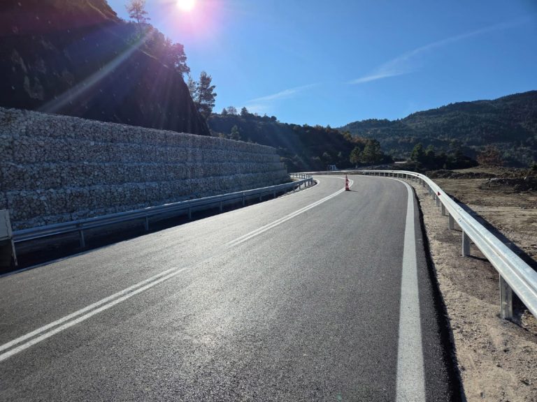 Παρεμβάσεις στον δρόμο προς τα Τρίκαλα Κορινθίας και το Χιονοδρομικό ...