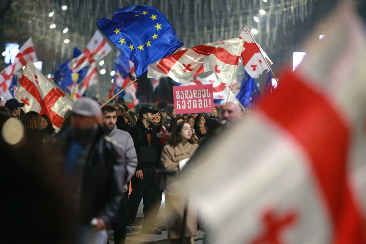 Γεωργία: Τοξική ουσία του Α' Παγκοσμίου Πολέμου ψεκάστηκε σε διαδηλωτές ...