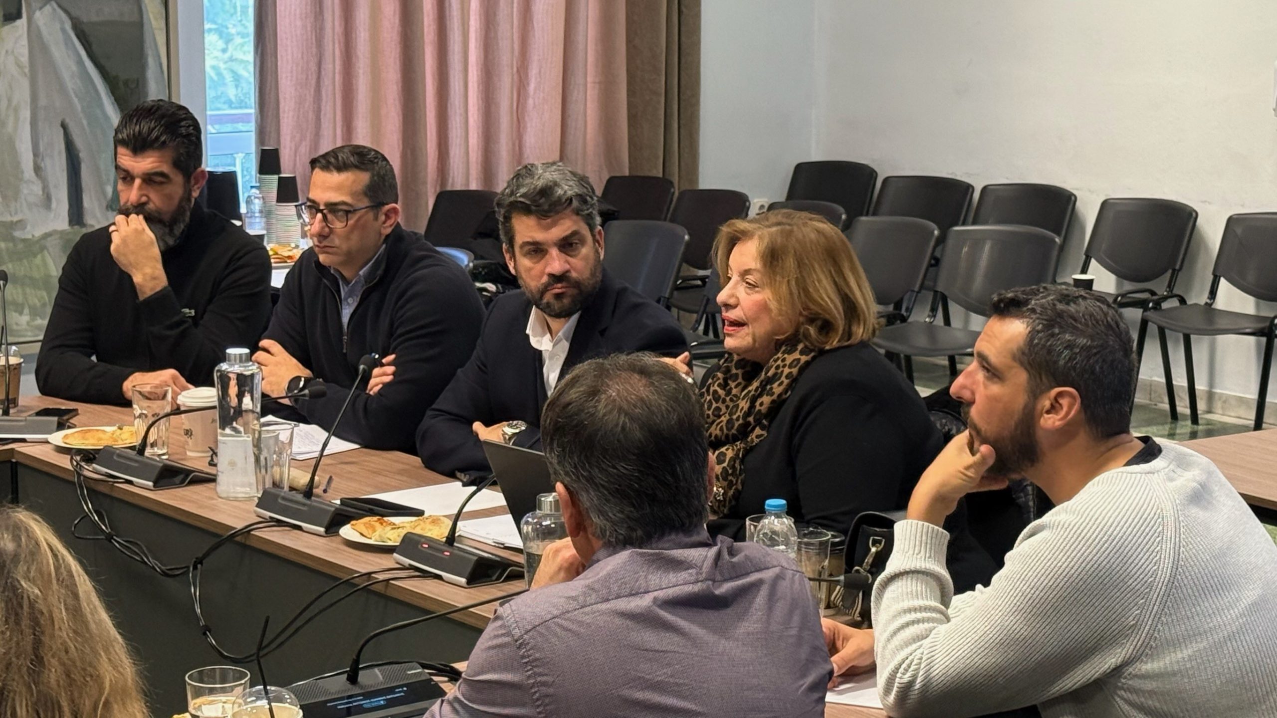 Ευρεία σύσκεψη στο Δημαρχείο Χανίων για την πορεία υλοποίησης των έργων ...