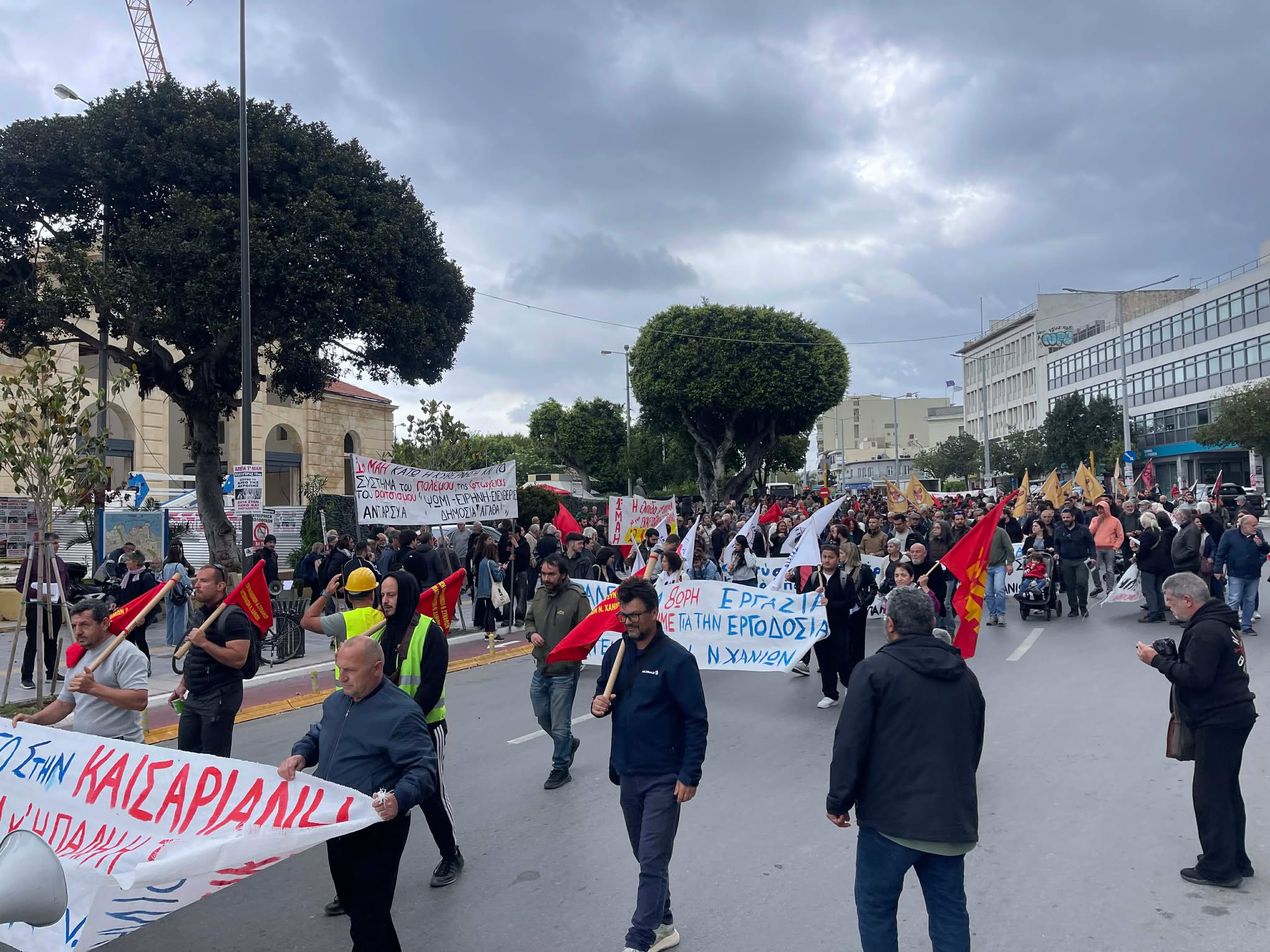 Χανιά: Μαζική συμμετοχή στην απεργιακή συγκέντρωση της εργατικής ...