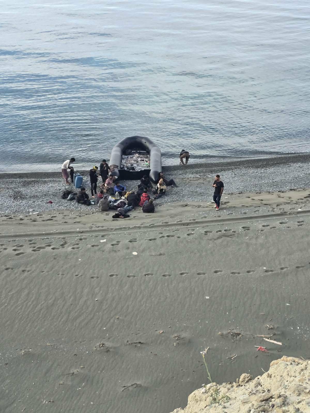 «Πρωτομαγιάτικες αφίξεις» μεταναστών στα νότια της Κρήτης - 2 λέμβοι με ...