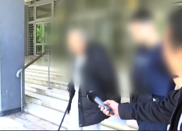 Θεσσαλονίκη: Κακουργηματική δίωξη στον ηλικιωμένο που εισέβαλε με σφυρί ...